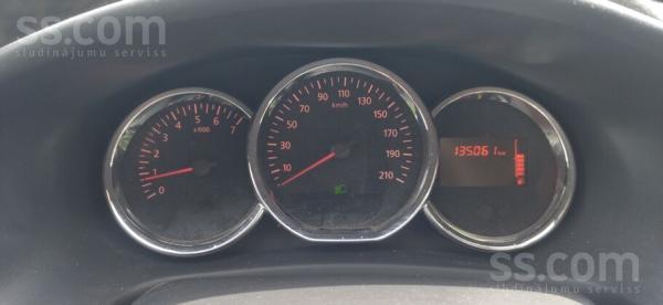 Pelēks Dacia Sandero 2015 Jelgava, ar dzinēja tilpumu 1.50 L un nobraukumu 136 tūkst. km par 3500 €, foto 3 vietnē AUTOMOTO.COM.LV