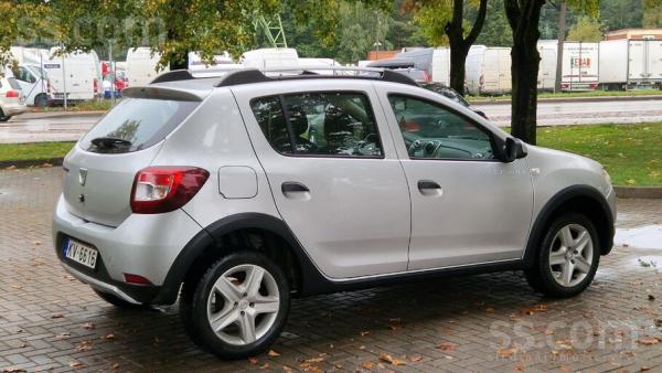 Pelēks Dacia Sandero 2015 Rīga, ar dzinēja tilpumu 1.50 L un nobraukumu 0 tūkst. km par 3390 €, foto 7 vietnē AUTOMOTO.COM.LV