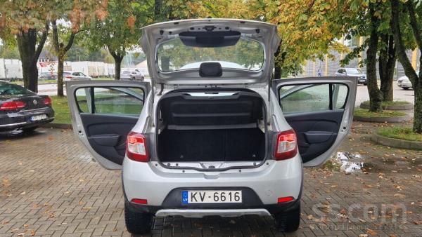Pelēks Dacia Sandero 2015 Rīga, ar dzinēja tilpumu 1.50 L un nobraukumu 0 tūkst. km par 3390 €, foto 10 vietnē AUTOMOTO.COM.LV
