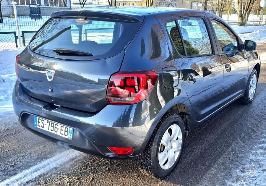 Pelēks Dacia Sandero 2017 Tauragė, ar dzinēja tilpumu 1.00 L un nobraukumu 124 tūkst. km par 2500 €, foto 4 vietnē AUTOMOTO.COM.LV