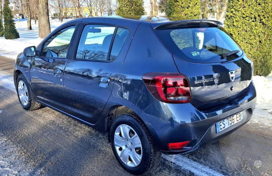 Pelēks Dacia Sandero 2017 Tauragė, ar dzinēja tilpumu 1.00 L un nobraukumu 124 tūkst. km par 2500 €, foto 5 vietnē AUTOMOTO.COM.LV