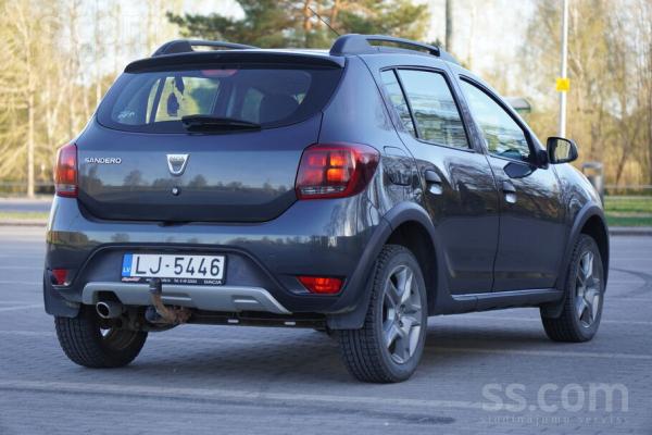 Grey Dacia Sandero 2018 in Jelgava, with an engine capacity of 1.50 L and mileage of 105 thousand km for 7200 €, photo 6 on AUTOMOTO.COM.LV