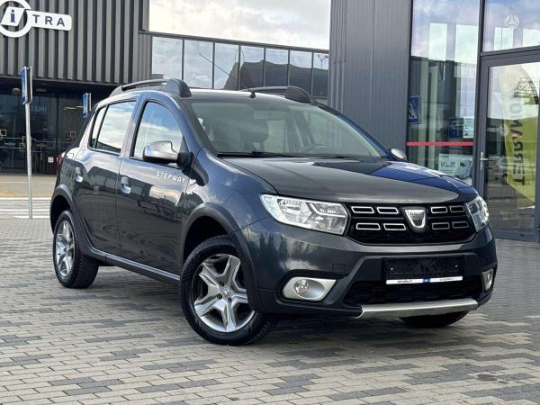 Grey Dacia Sandero 2018 in Siauliai, with an engine capacity of 0.90 L and mileage of 166 thousand km for 5150 €, photo 3 on AUTOMOTO.COM.LV