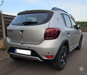 Grey Dacia Sandero 2018 in Kaunas, with an engine capacity of 0.90 L and mileage of 109 thousand km for 4580 €, photo 4 on AUTOMOTO.COM.LV
