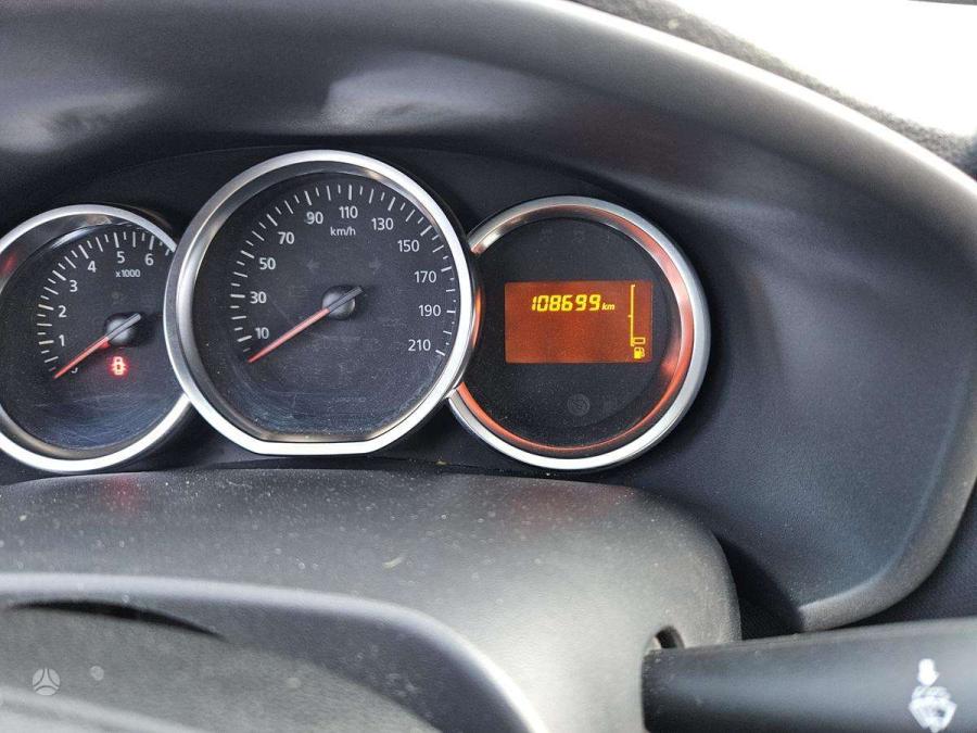 Grey Dacia Sandero 2018 in Kaunas, with an engine capacity of 0.90 L and mileage of 109 thousand km for 4580 €, photo 8 on AUTOMOTO.COM.LV