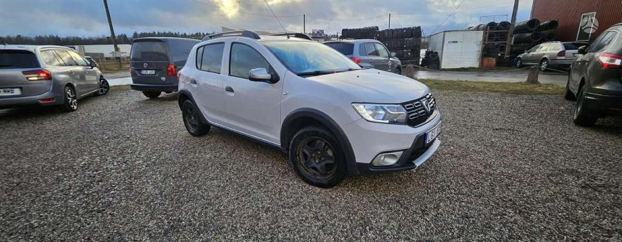Grey Dacia Sandero 2020 in Vilnius, with an engine capacity of 0.90 L and mileage of 130 thousand km for 3555 €, photo 2 on AUTOMOTO.COM.LV