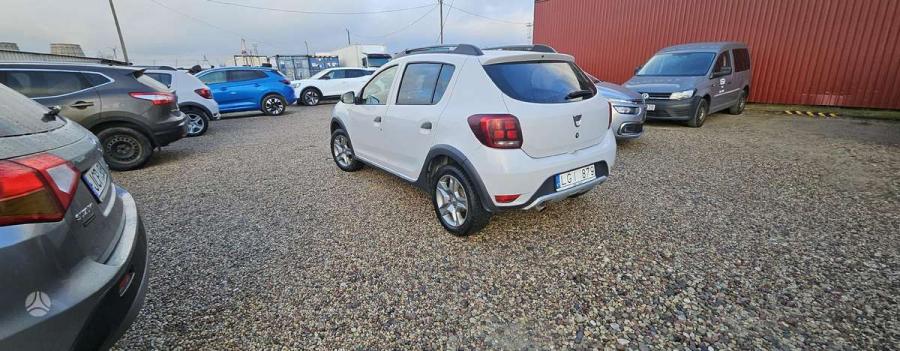 Grey Dacia Sandero 2020 in Vilnius, with an engine capacity of 0.90 L and mileage of 130 thousand km for 3555 €, photo 3 on AUTOMOTO.COM.LV
