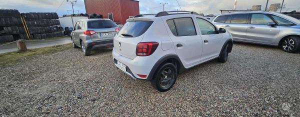 Grey Dacia Sandero 2020 in Vilnius, with an engine capacity of 0.90 L and mileage of 130 thousand km for 3555 €, photo 4 on AUTOMOTO.COM.LV