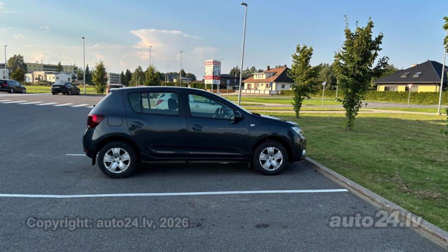 Pelēks Dacia Sandero 2020 Tallina, ar dzinēja tilpumu 1.00 L un nobraukumu 40 tūkst. km par 6500 €, foto 4 vietnē AUTOMOTO.COM.LV