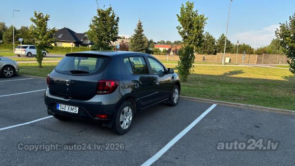 Grey Dacia Sandero 2020 in Tallinn, with an engine capacity of 1.00 L and mileage of 40 thousand km for 6500 €, photo 4 on AUTOMOTO.COM.LV