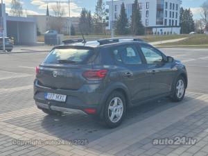 Grey Dacia Sandero 2021 in Paldiski, with an engine capacity of 1.00 L and mileage of 70 thousand km for 10990 €, photo 4 on AUTOMOTO.COM.LV