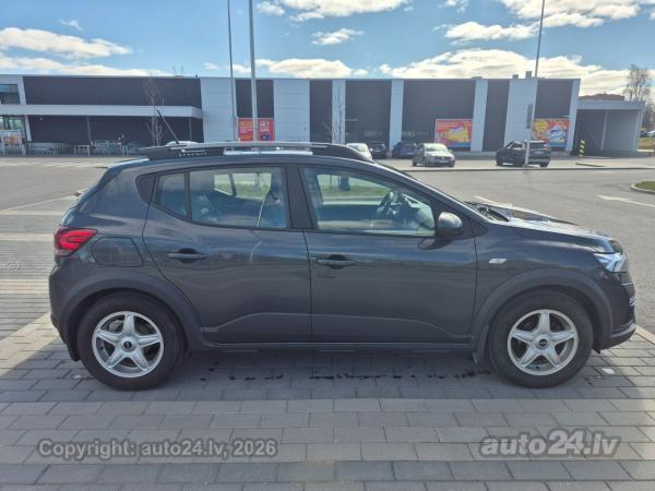 Grey Dacia Sandero 2021 in Paldiski, with an engine capacity of 1.00 L and mileage of 70 thousand km for 10990 €, photo 4 on AUTOMOTO.COM.LV