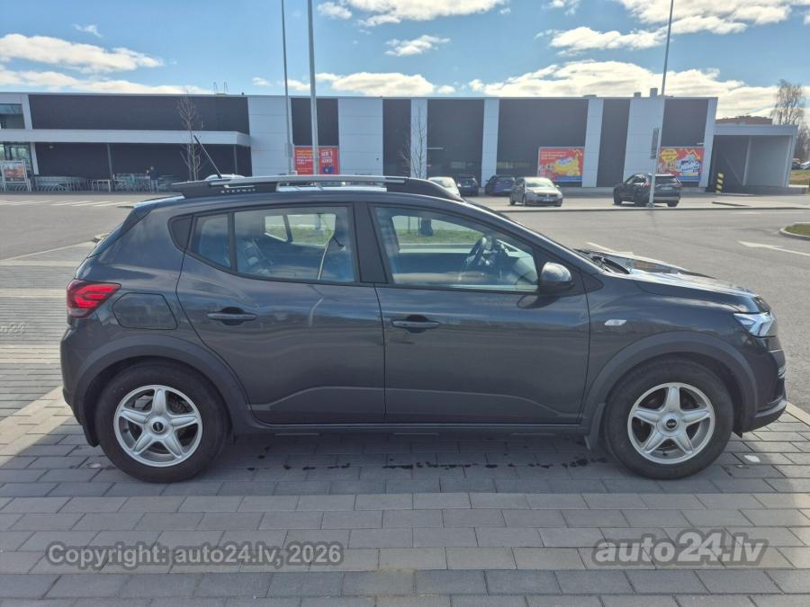 Grey Dacia Sandero 2021 in Paldiski, with an engine capacity of 1.00 L and mileage of 70 thousand km for 10990 €, photo 5 on AUTOMOTO.COM.LV