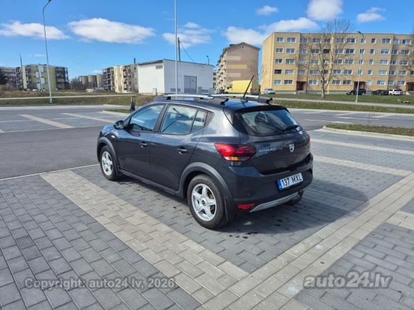 Grey Dacia Sandero 2021 in Paldiski, with an engine capacity of 1.00 L and mileage of 70 thousand km for 10990 €, photo 5 on AUTOMOTO.COM.LV