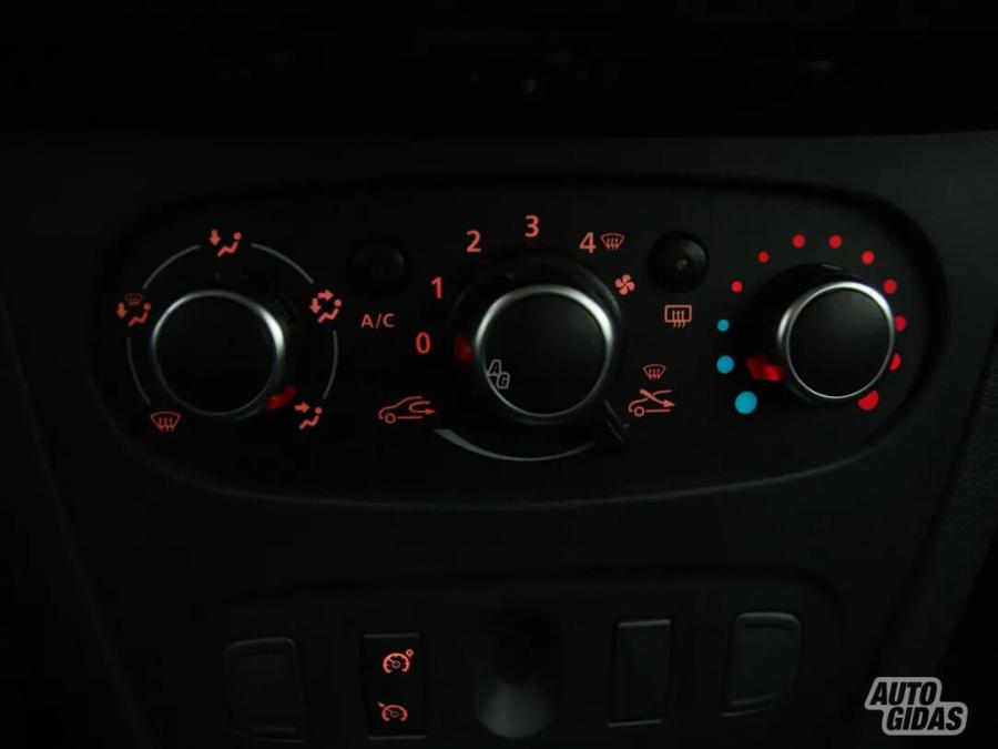 Grey Dacia Sandero 2021 in Vilnius, with an engine capacity of 1.00 L and mileage of 121 thousand km for 7999 €, photo 21 on AUTOMOTO.COM.LV
