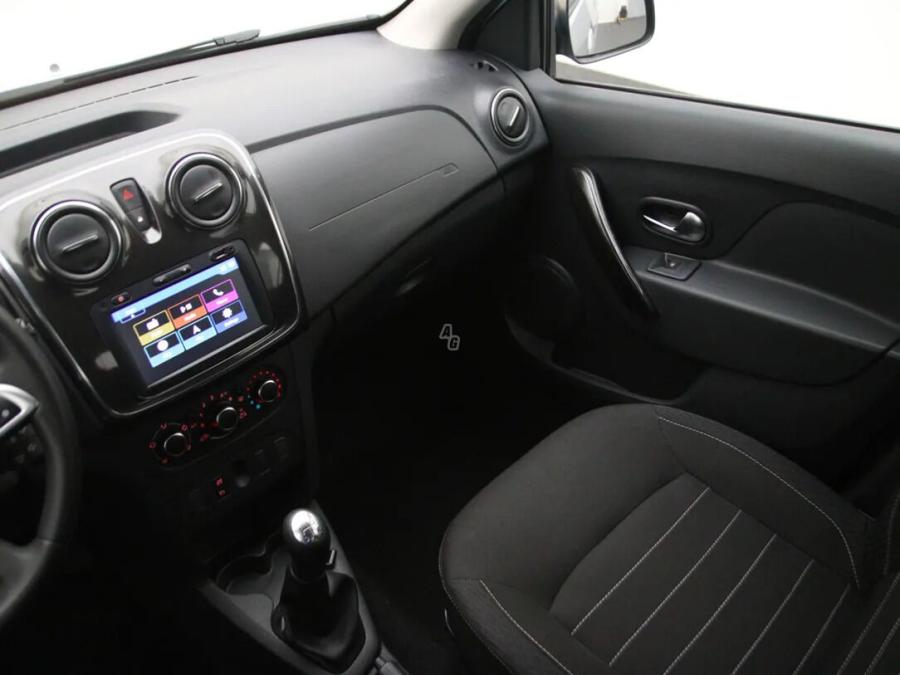 Grey Dacia Sandero 2021 in Vilnius, with an engine capacity of 1.00 L and mileage of 121 thousand km for 7999 €, photo 22 on AUTOMOTO.COM.LV