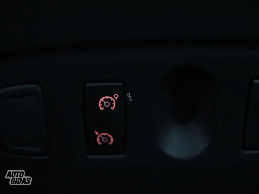 Grey Dacia Sandero 2021 in Vilnius, with an engine capacity of 1.00 L and mileage of 121 thousand km for 7999 €, photo 30 on AUTOMOTO.COM.LV