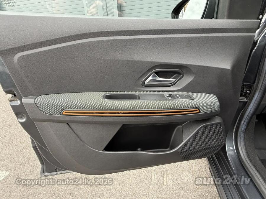 Grey Dacia Sandero 2021 in Tallinn, with an engine capacity of 1.00 L and mileage of 71 thousand km for 9995 €, photo 12 on AUTOMOTO.COM.LV