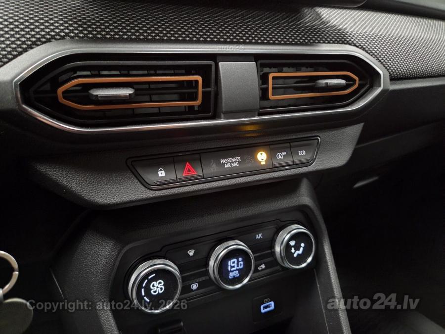 Grey Dacia Sandero 2021 in Tallinn, with an engine capacity of 1.00 L and mileage of 20 thousand km for 12900 €, photo 12 on AUTOMOTO.COM.LV
