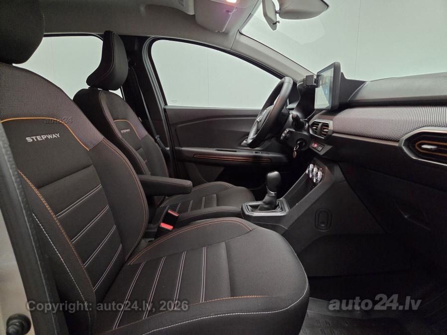 Grey Dacia Sandero 2021 in Tallinn, with an engine capacity of 1.00 L and mileage of 20 thousand km for 12900 €, photo 17 on AUTOMOTO.COM.LV