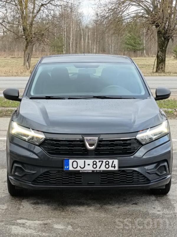 Grey Dacia Sandero 2021 in Ogre, with an engine capacity of 1.00 L and mileage of 33 thousand km for 8570 €, photo 2 on AUTOMOTO.COM.LV