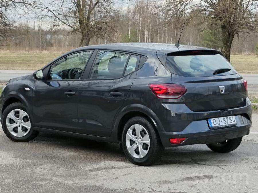 Grey Dacia Sandero 2021 in Ogre, with an engine capacity of 1.00 L and mileage of 33 thousand km for 8570 €, photo 5 on AUTOMOTO.COM.LV