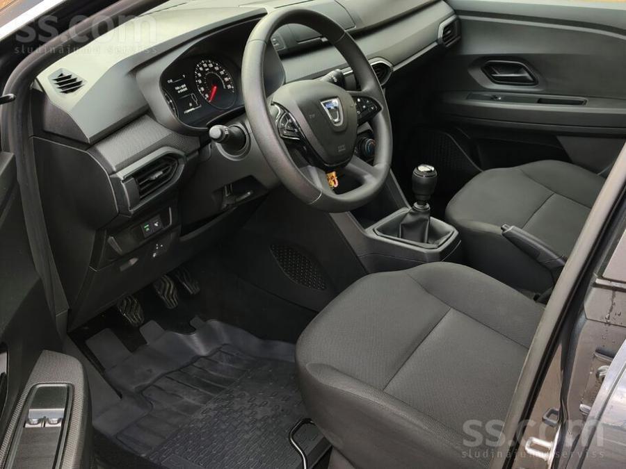 Grey Dacia Sandero 2021 in Ogre, with an engine capacity of 1.00 L and mileage of 33 thousand km for 8570 €, photo 9 on AUTOMOTO.COM.LV