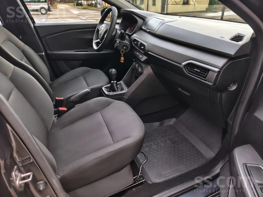 Grey Dacia Sandero 2021 in Ogre, with an engine capacity of 1.00 L and mileage of 33 thousand km for 8570 €, photo 11 on AUTOMOTO.COM.LV