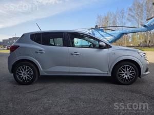 Grey Dacia Sandero 2021 in Riga, with an engine capacity of 1.00 L and mileage of 58 thousand km for 8200 €, photo 6 on AUTOMOTO.COM.LV