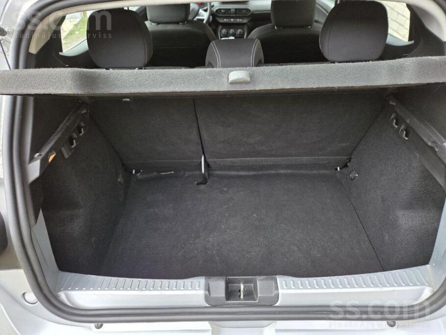 Grey Dacia Sandero 2021 in Riga, with an engine capacity of 1.00 L and mileage of 58 thousand km for 8200 €, photo 15 on AUTOMOTO.COM.LV