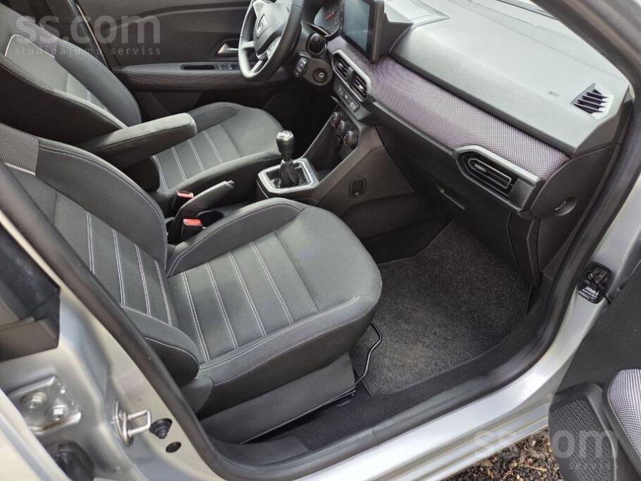 Grey Dacia Sandero 2021 in Riga, with an engine capacity of 1.00 L and mileage of 58 thousand km for 8200 €, photo 16 on AUTOMOTO.COM.LV