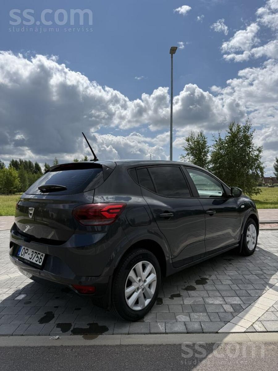 Grey Dacia Sandero 2021 in Jelgava, with an engine capacity of 1.00 L and mileage of 72 thousand km for 9500 €, photo 4 on AUTOMOTO.COM.LV