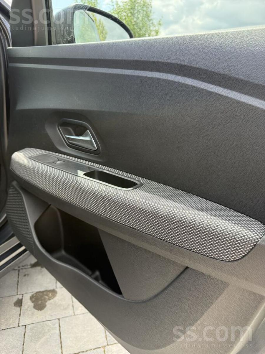Grey Dacia Sandero 2021 in Jelgava, with an engine capacity of 1.00 L and mileage of 72 thousand km for 9500 €, photo 17 on AUTOMOTO.COM.LV
