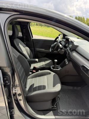 Grey Dacia Sandero 2021 in Jelgava, with an engine capacity of 1.00 L and mileage of 72 thousand km for 9500 €, photo 18 on AUTOMOTO.COM.LV