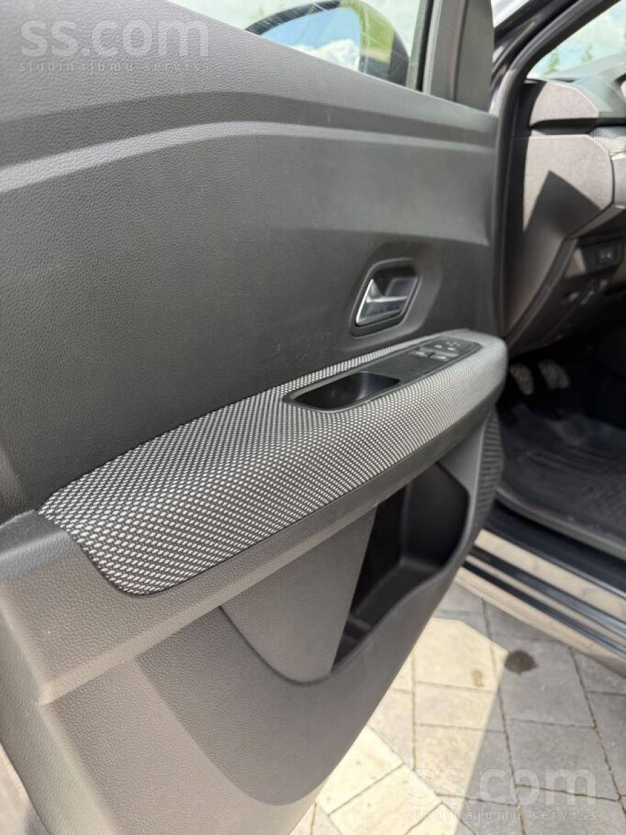 Grey Dacia Sandero 2021 in Jelgava, with an engine capacity of 1.00 L and mileage of 72 thousand km for 9500 €, photo 21 on AUTOMOTO.COM.LV