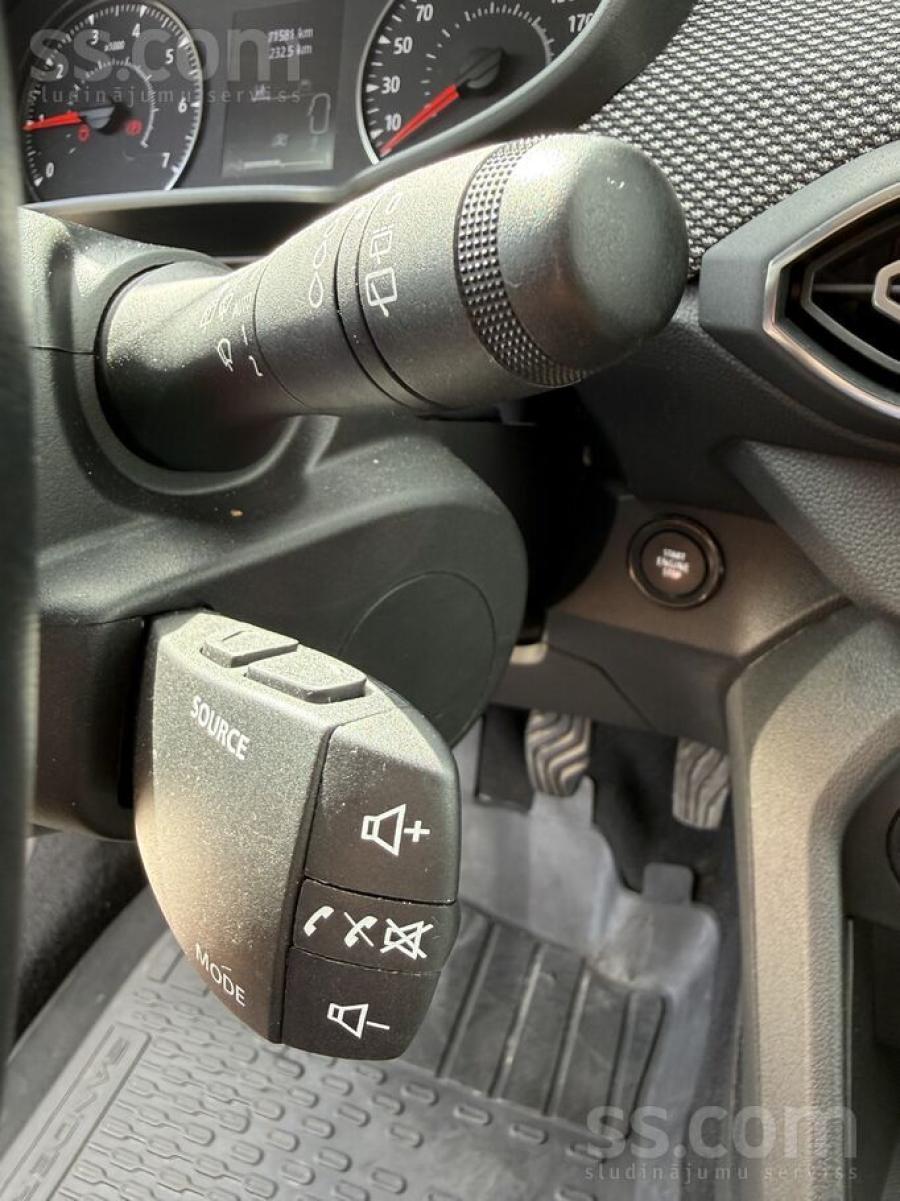Grey Dacia Sandero 2021 in Jelgava, with an engine capacity of 1.00 L and mileage of 72 thousand km for 9500 €, photo 31 on AUTOMOTO.COM.LV
