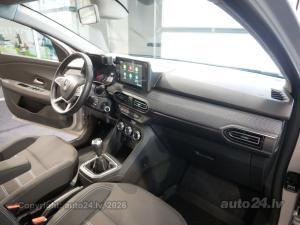 Grey Dacia Sandero 2021 in Tallinn, with an engine capacity of 1.00 L and mileage of 48 thousand km for 8990 €, photo 11 on AUTOMOTO.COM.LV