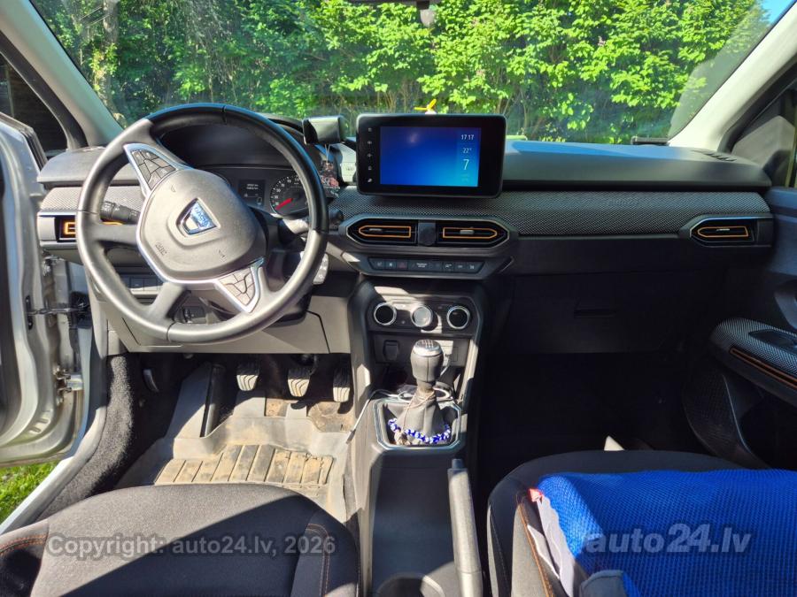 Grey Dacia Sandero 2022 in Tallinn, with an engine capacity of 1.00 L and mileage of 0 thousand km for 9900 €, photo 8 on AUTOMOTO.COM.LV