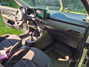 Grey Dacia Sandero 2022 in Tallinn, with an engine capacity of 1.00 L and mileage of 0 thousand km for 9900 €, photo 9 on AUTOMOTO.COM.LV