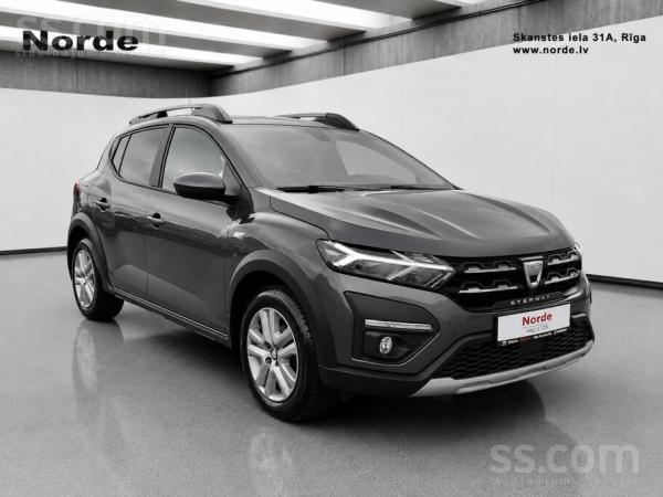 Grey Dacia Sandero 2022 in Riga, with an engine capacity of 1.00 L and mileage of 39 thousand km for 13990 €, photo 2 on AUTOMOTO.COM.LV
