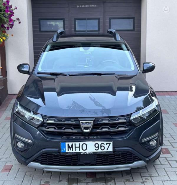 Grey Dacia Sandero 2022 in Vilnius, with an engine capacity of 1.00 L and mileage of 40 thousand km for 12490 €, photo 4 on AUTOMOTO.COM.LV