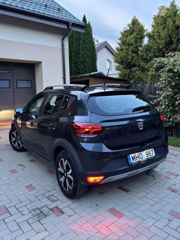 Grey Dacia Sandero 2022 in Vilnius, with an engine capacity of 1.00 L and mileage of 40 thousand km for 12490 €, photo 5 on AUTOMOTO.COM.LV