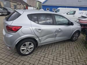Pelēks Dacia Sandero 2022 Tauragė, ar dzinēja tilpumu 1.00 L un nobraukumu 47 tūkst. km par 4200 €, foto 4 vietnē AUTOMOTO.COM.LV