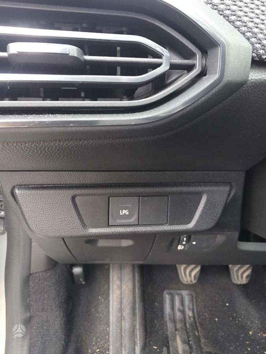 Pelēks Dacia Sandero 2022 Tauragė, ar dzinēja tilpumu 1.00 L un nobraukumu 47 tūkst. km par 4200 €, foto 10 vietnē AUTOMOTO.COM.LV
