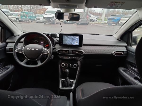 Grey Dacia Sandero 2023 in Tartu, with an engine capacity of 1.00 L and mileage of 58 thousand km for 12990 €, photo 11 on AUTOMOTO.COM.LV