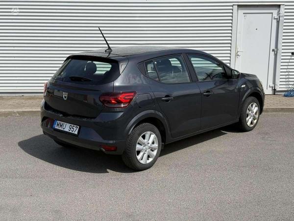 Grey Dacia Sandero 2023 in Vilnius, with an engine capacity of 1.00 L and mileage of 49 thousand km for 10950 €, photo 4 on AUTOMOTO.COM.LV