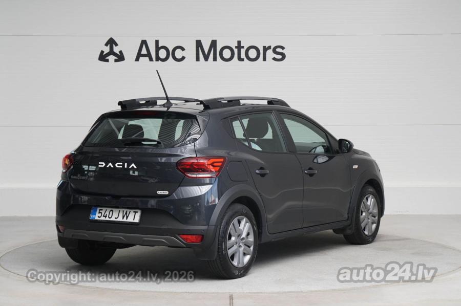 Pelēks Dacia Sandero 2023 Tallina, ar dzinēja tilpumu 1.00 L un nobraukumu 59 tūkst. km par 11990 €, foto 5 vietnē AUTOMOTO.COM.LV