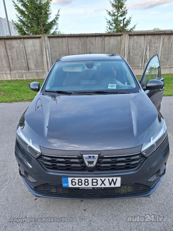 Grey Dacia Sandero 2023 in Tallinn, with an engine capacity of 1.00 L and mileage of 26 thousand km for 14990 €, photo 1 on AUTOMOTO.COM.LV