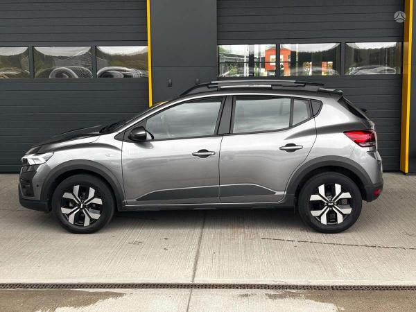 Pelēks Dacia Sandero 2024 Viļņa, ar dzinēja tilpumu 1.00 L un nobraukumu 30 tūkst. km par 13500 €, foto 3 vietnē AUTOMOTO.COM.LV