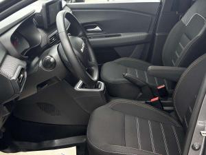 Grey Dacia Sandero 2024 in Vilnius, with an engine capacity of 1.00 L and mileage of 30 thousand km for 13500 €, photo 7 on AUTOMOTO.COM.LV